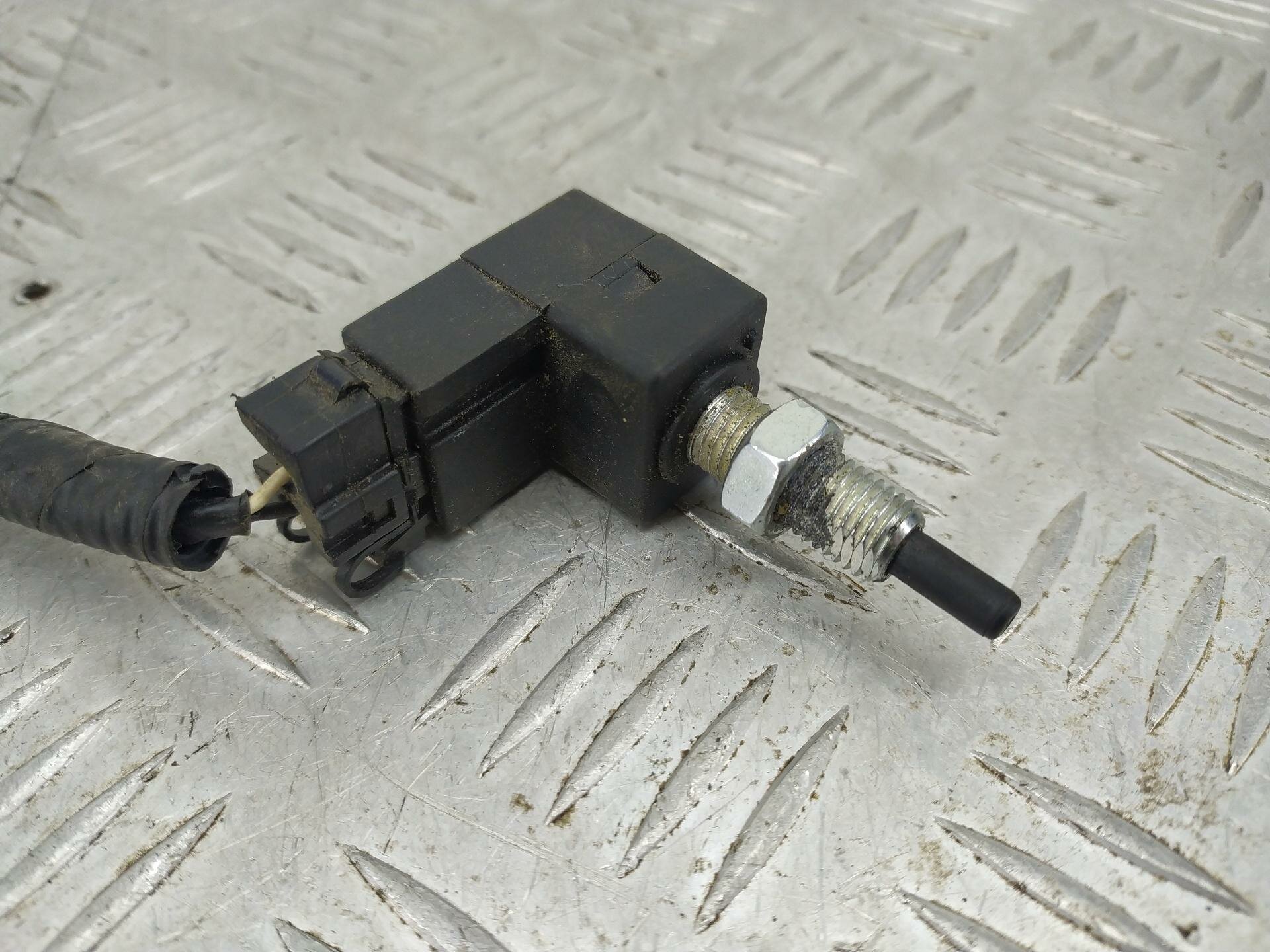 Датчик педали тормоза (лягушка) Kia Rio 3 (2011 - 2015)