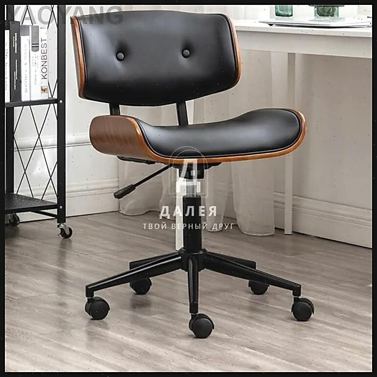 Офисное кресло черное деревянное с регулировкой высоты и подлокотниками