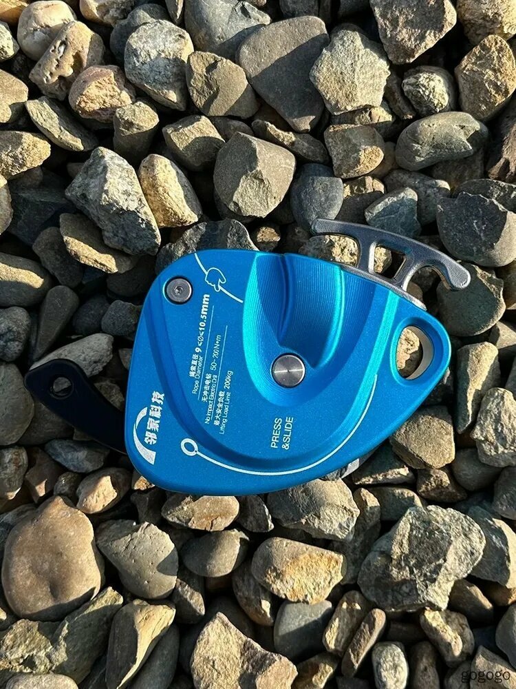 Страховочно-спусковое устройство