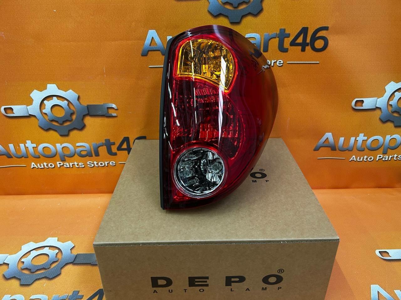 Фонарь задний правый Митсубиси Л200, Mitsubishi L200. DEPO.