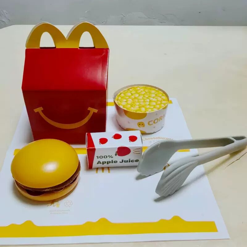 Набор с гамбургером и напитком для ролевой игры McDonald's