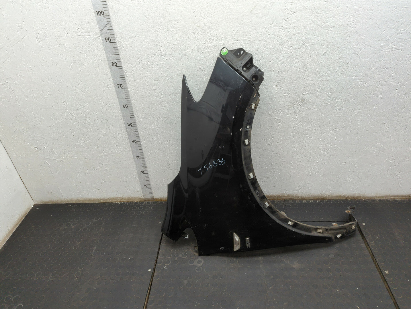 Крыло правое переднее Opel Mokka Б/У