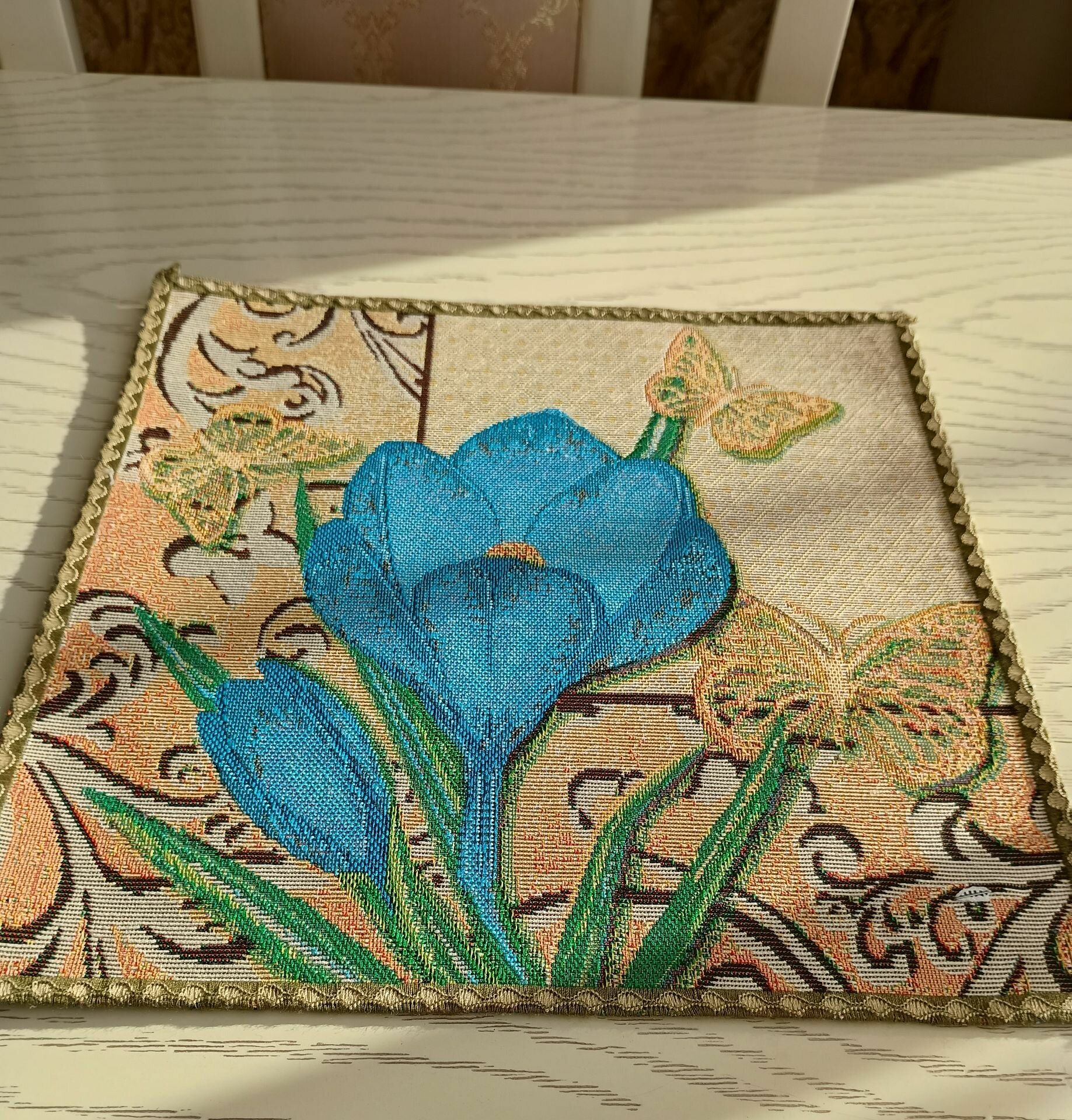 Салфетка гобеленовая "Цветочный вальс (ирис)" 25х25