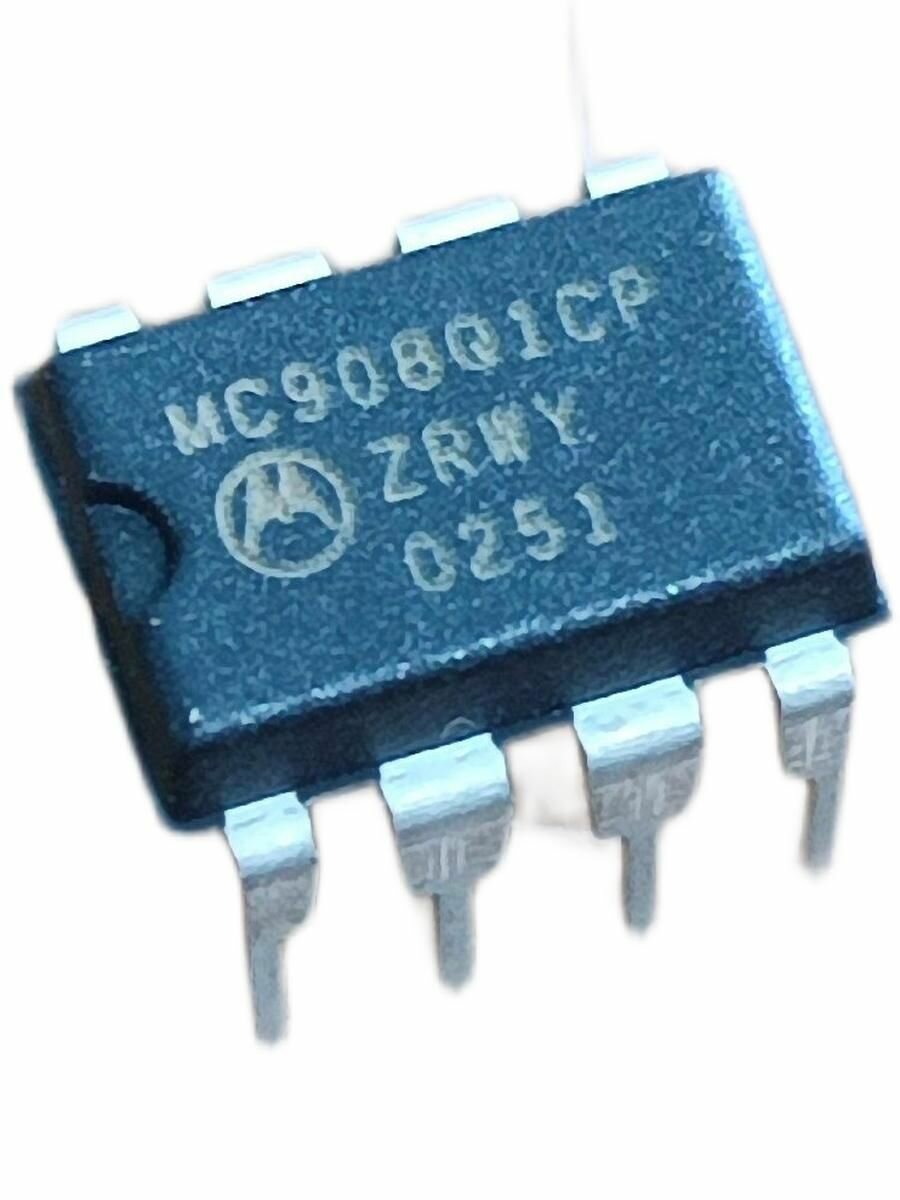 MC908Q1CP (микросхема)
