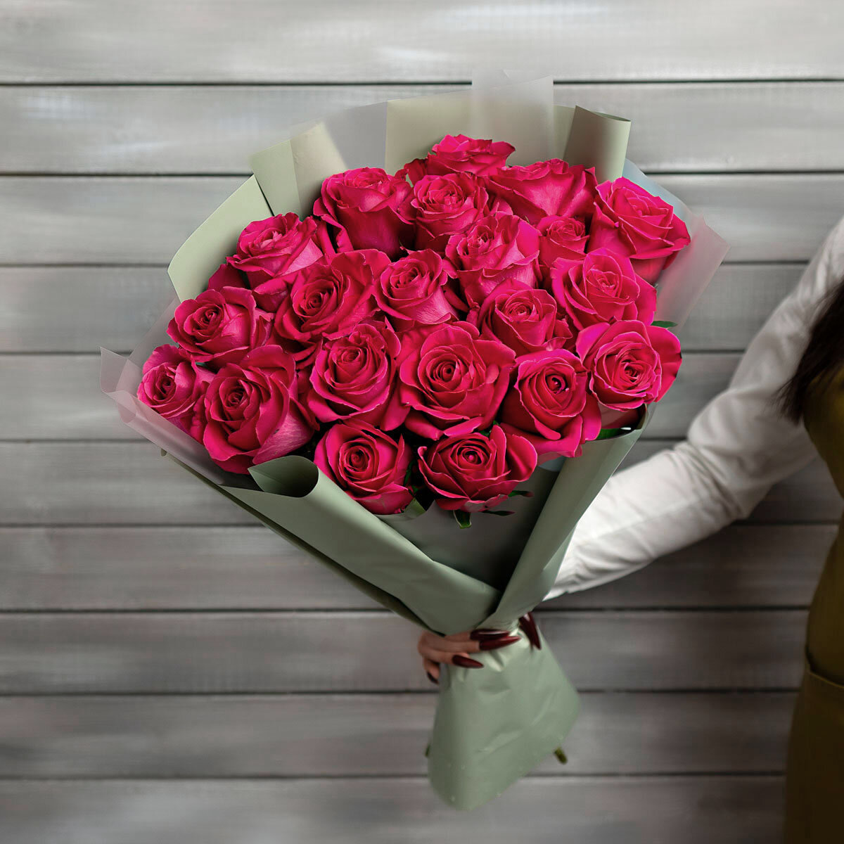 Монобукет Букет Маркет "21 роза Эквадор", 60см, малиновые, оберточная бумага, 21 цветок