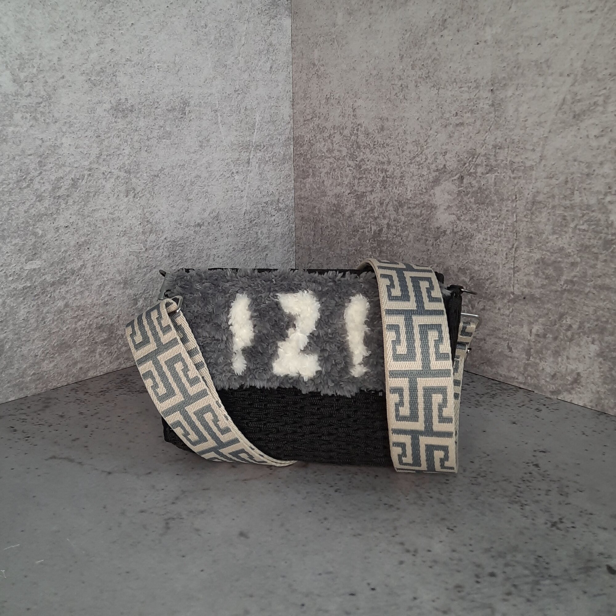 Сумка кросс-боди