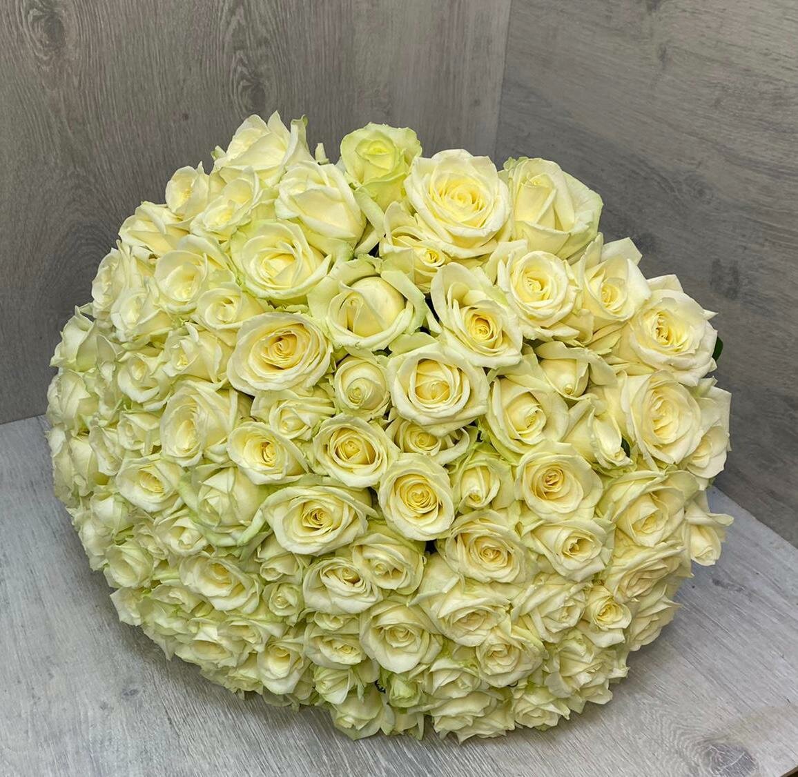 Букет из живых цветов "Вдохновение", сорт Аваланж, высота 50см, 101шт. от KATTY GARDEN, записка В подарок