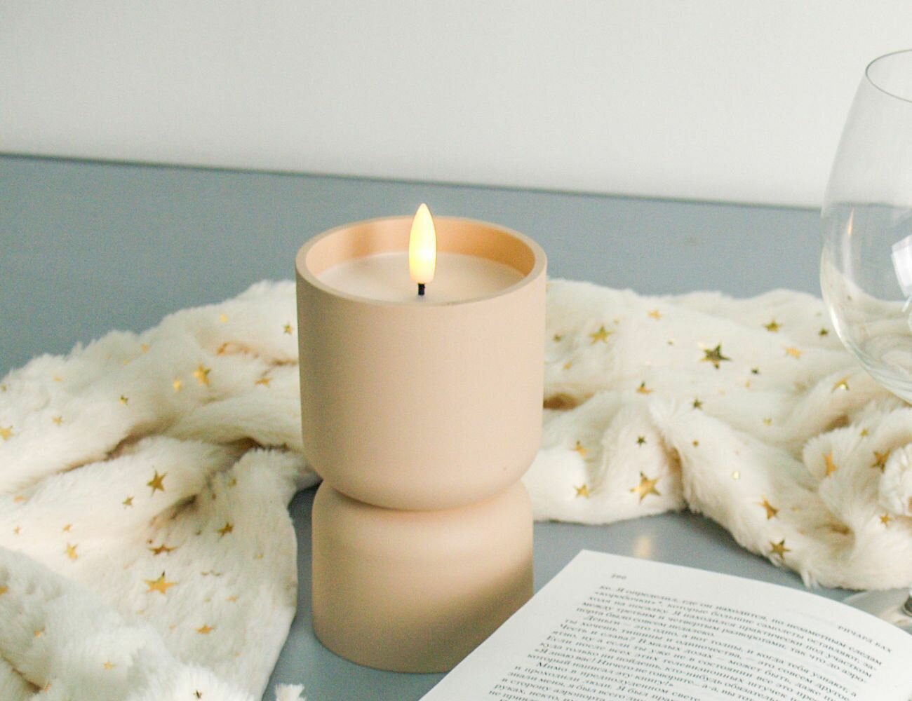 Светодиодная свеча в подсвечнике буона люче, бежевый, тёплый белый LED-огонь мерцающий, 'натуральный фитилёк', 13 см, таймер, батарейки, Koopman International AF5601000-2