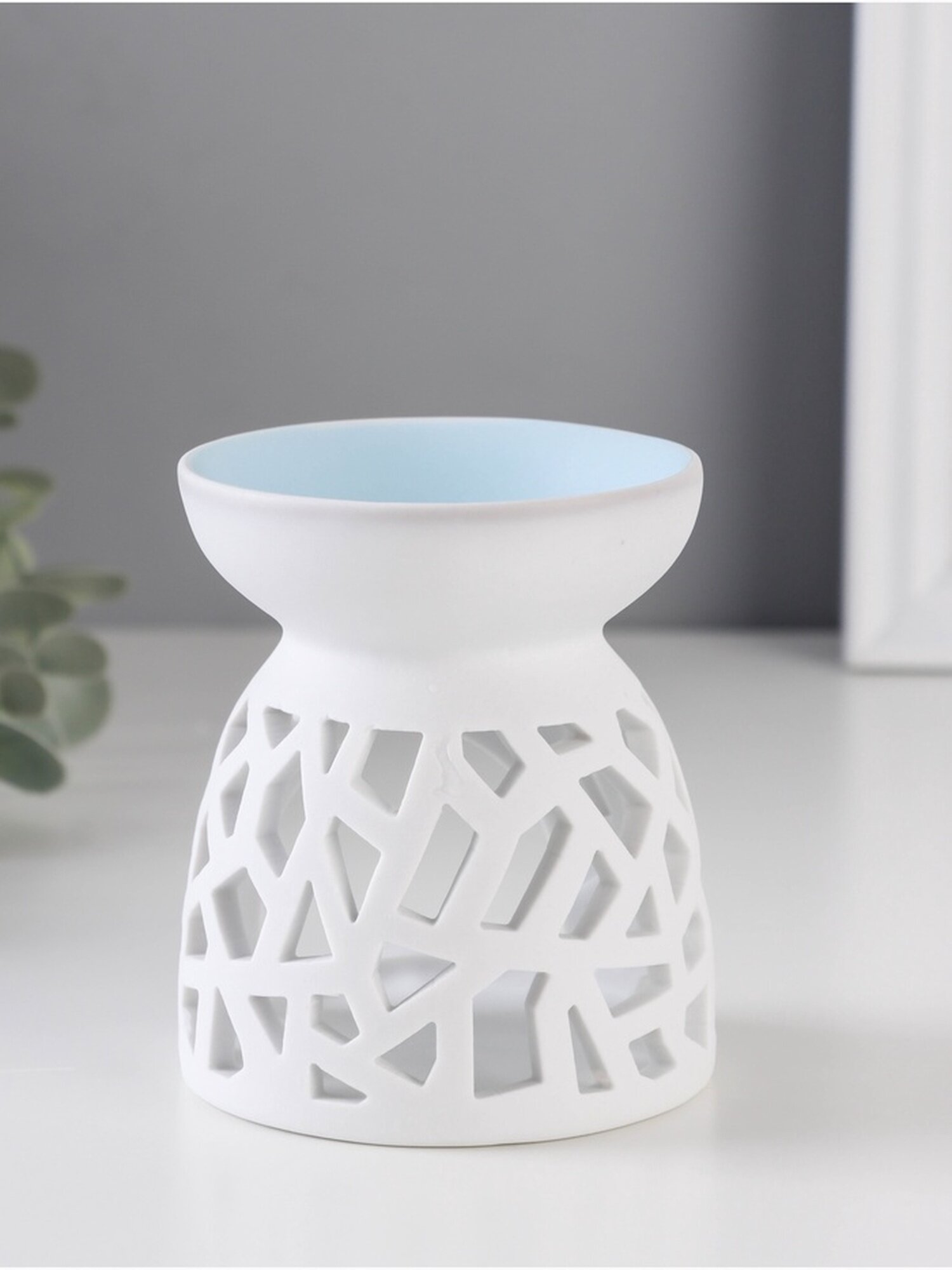 Аромалампа для эфирных масел «Необычная геометрия», керамика, белый, 8×8×9.3 см