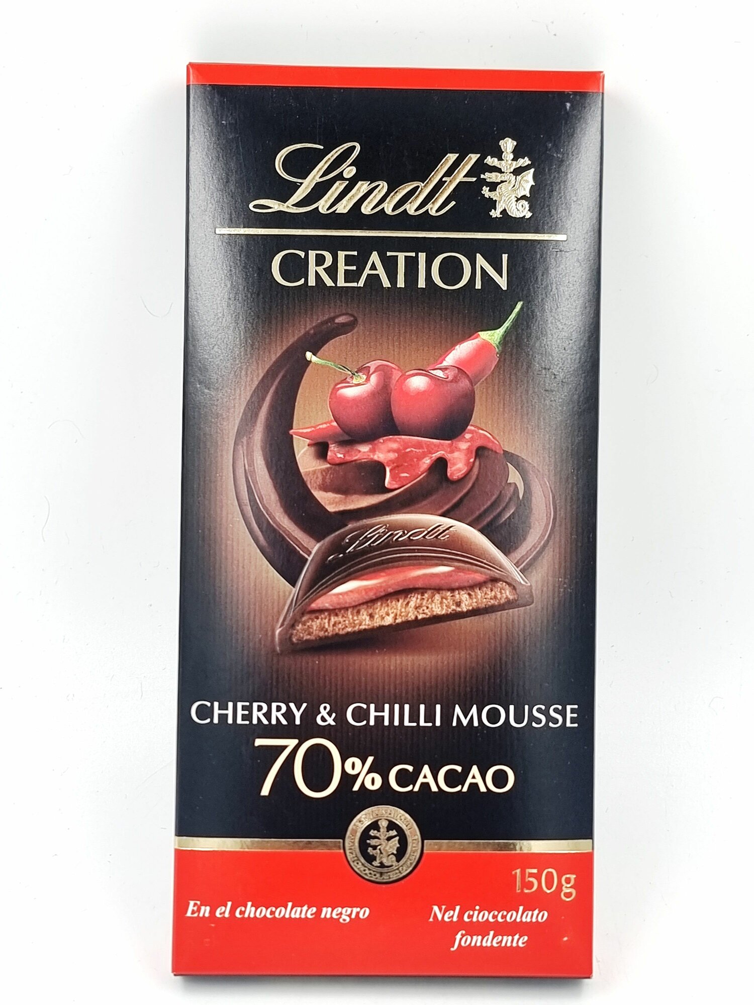 Lindt Creation Шоколад темный 70% Благородный горький мусс с вишневым чили, 150 г (Германия)