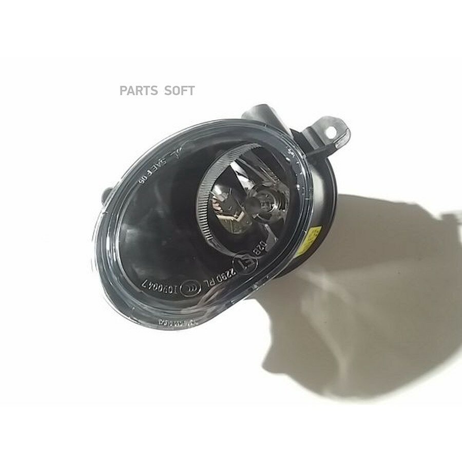 Противотуманная фара правая от официального дистрибьютора, VOLVO, артикул 30764931