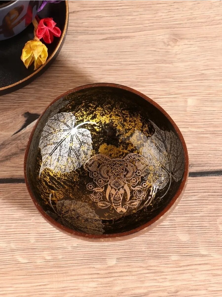 Стильная чаша с изображением мудрого слона из кокоса