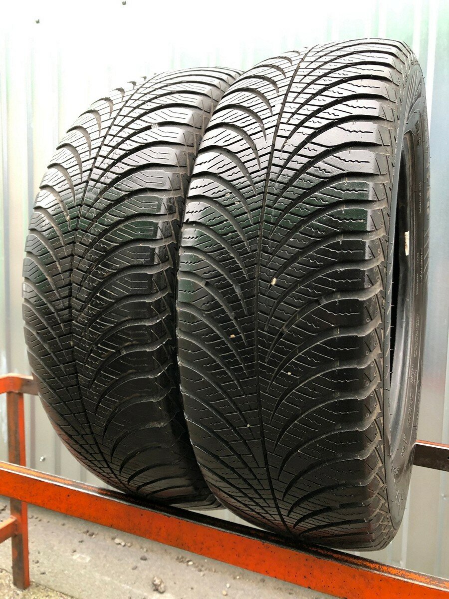 Пара Б/У шин 195/65 R15 Goodyear Vector 4Seasons Gen-2