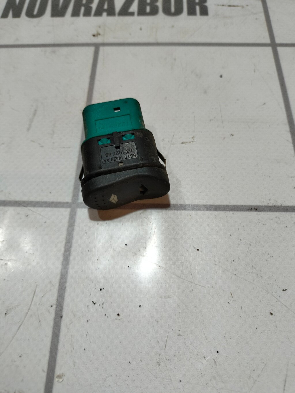 Кнопка стеклоподъемника Ford Transit 06-13
