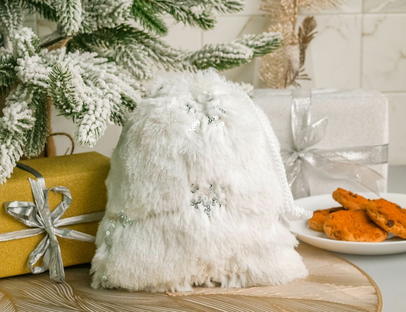 Мешочек для подарков флаффи, полиэстер, белый с серебром, 21х17 см, Kaemingk 520209-2