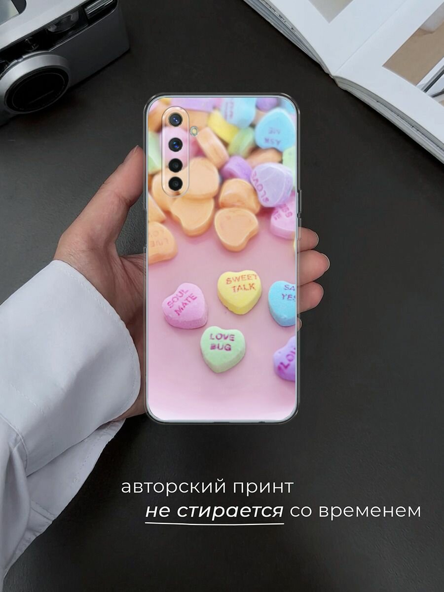 Чехол на Realme 6 / Реалми 6 с принтом "Конфетки сердечки 2" — фото 1