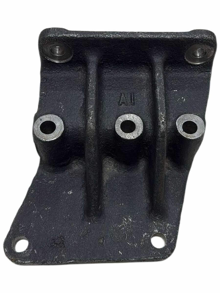 Кронштейн двигателя задний левый на Урал уралаз (4320Я-1001051)