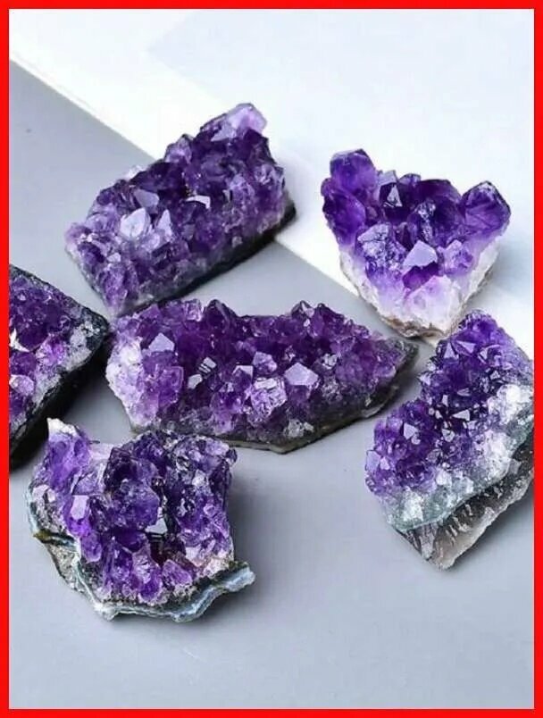 Кусочек натурального аметиста весом 50 грамм, образец кристаллической руды, используемый для украшения