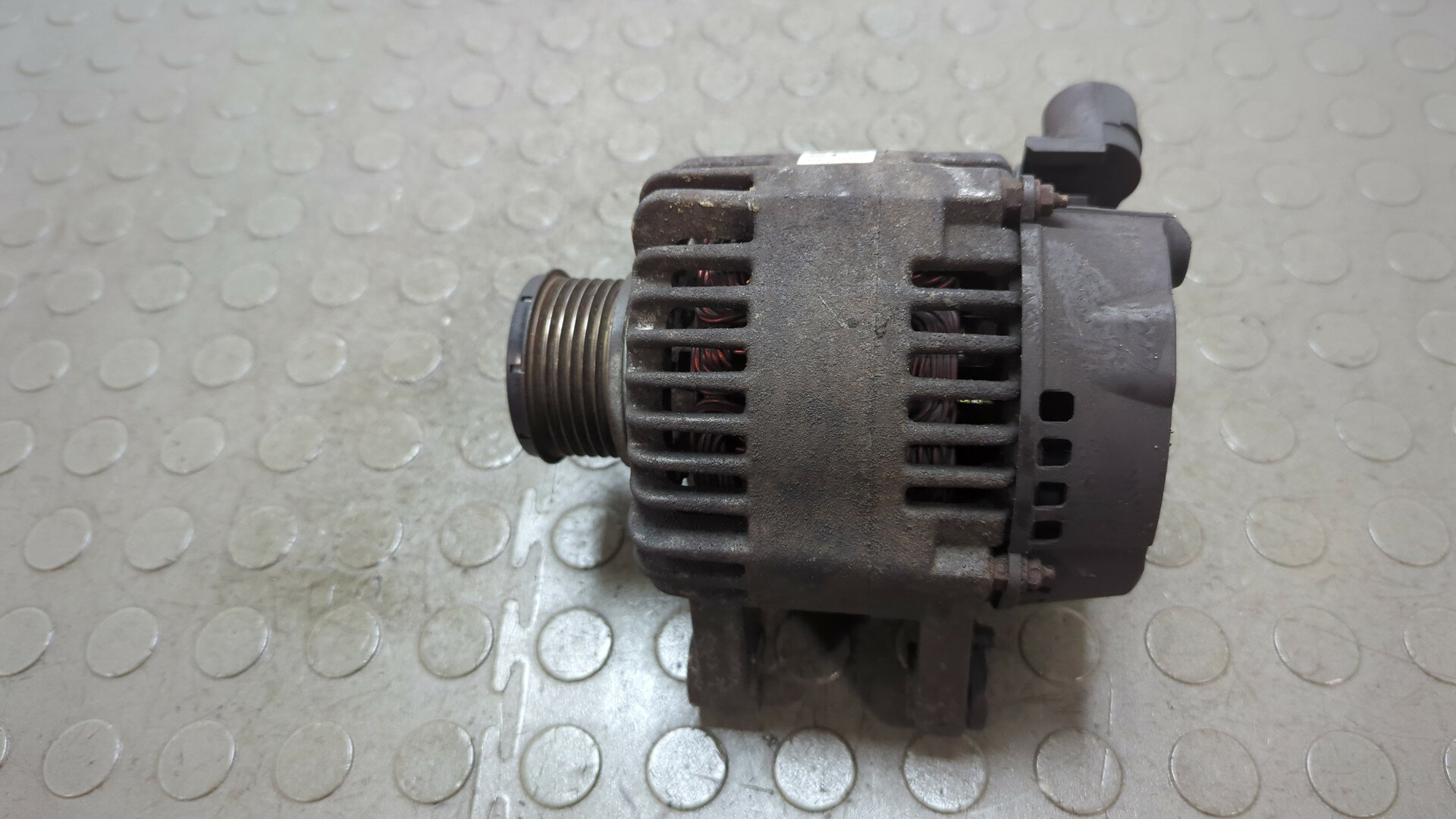 Генератор Peugeot 208 Б/У