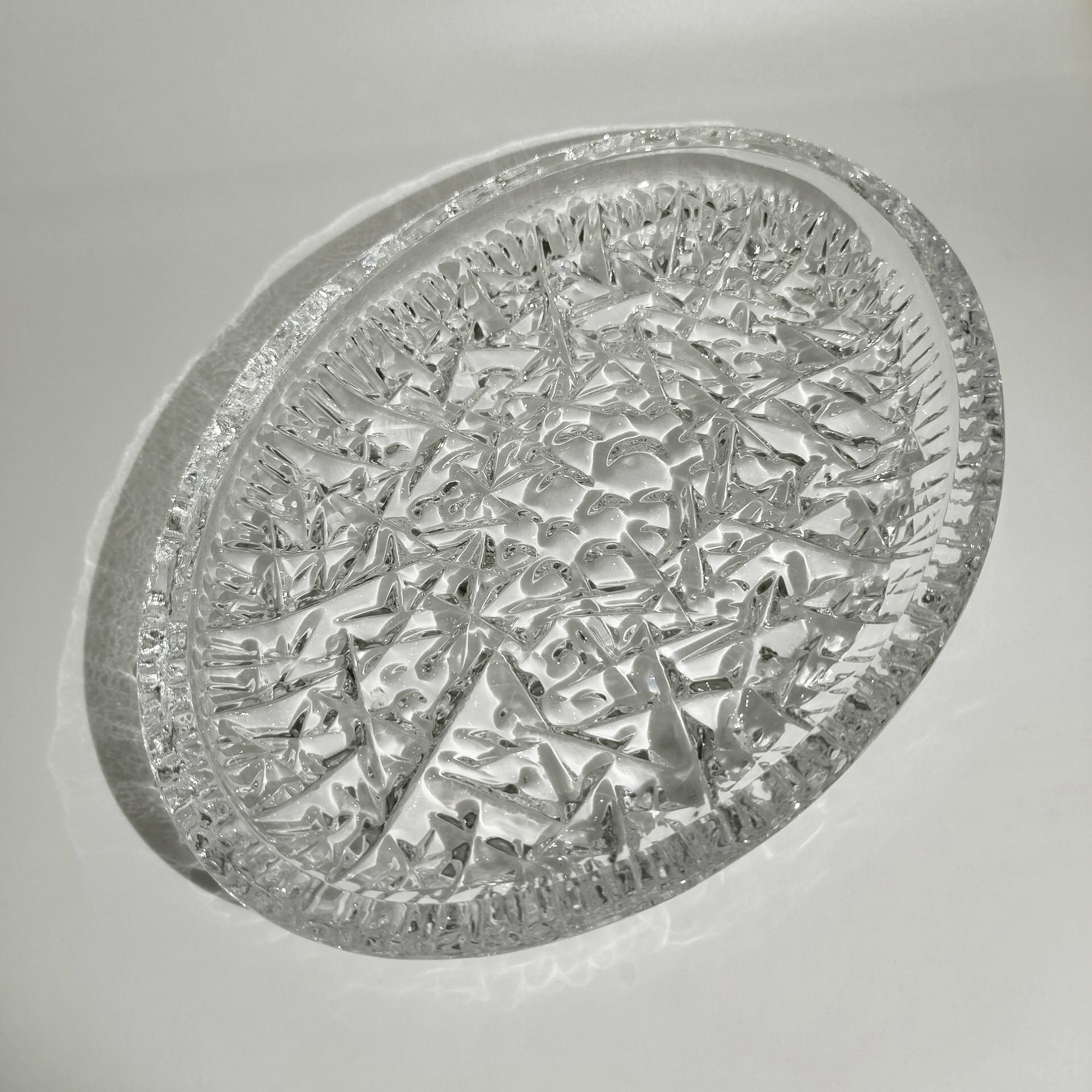 Блюдо сервировочное овальной формы "Космос", автор Л. Д. Смирнова, хрусталь, пресс