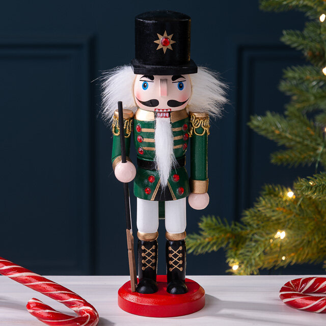 Декоративная фигурка Щелкунчик - Бравый Гвардеец в зеленом мундире 20 см, Sigro, 52-1408-1