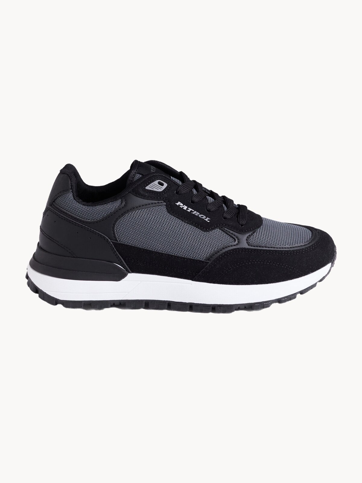 Кроссовки спорт-стиль