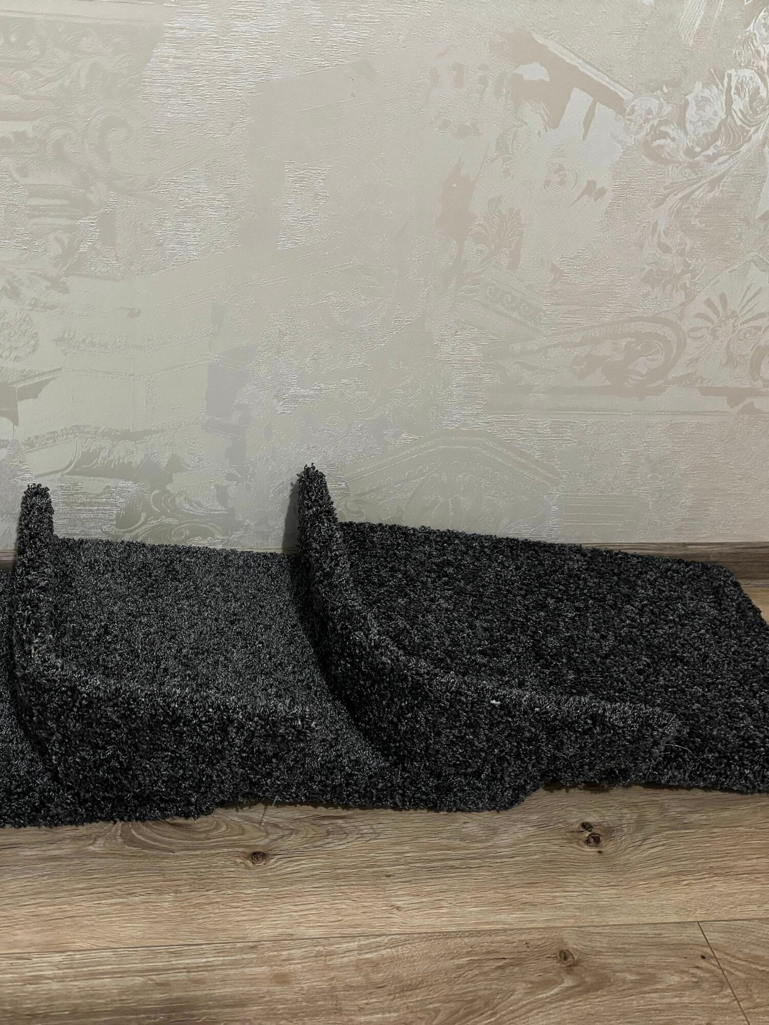 Лежанка настенная, для кошек, ковролин, серая, 50 см х 30 см х 10 см