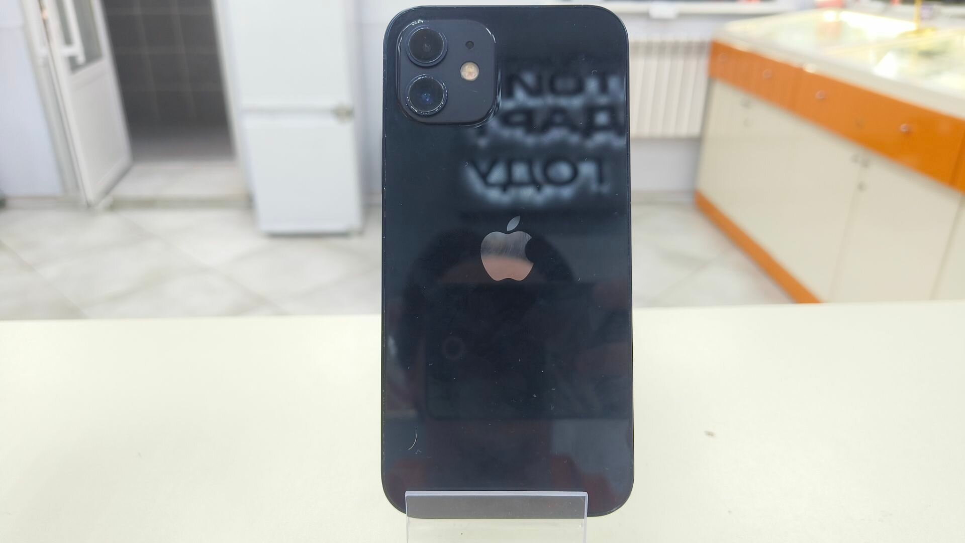Смартфон Apple iPhone 12 64 ГБ RU, nano SIM+eSIM, черный Б/у Уценка