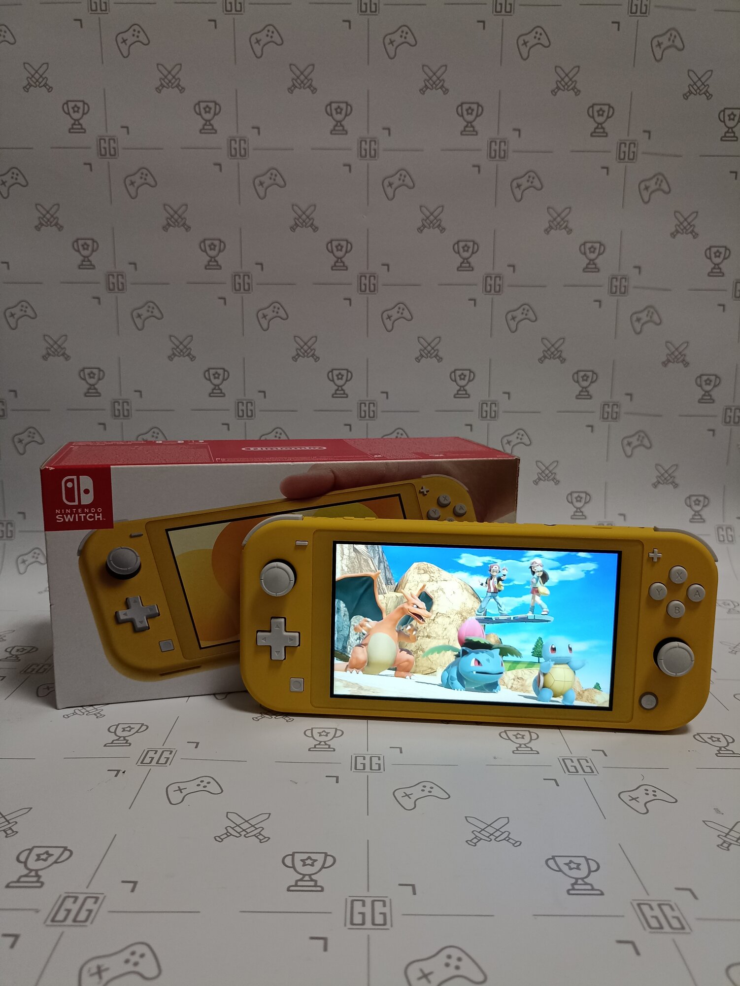 Игровая приставка Nintendo Switch Lite Yellow В коробке