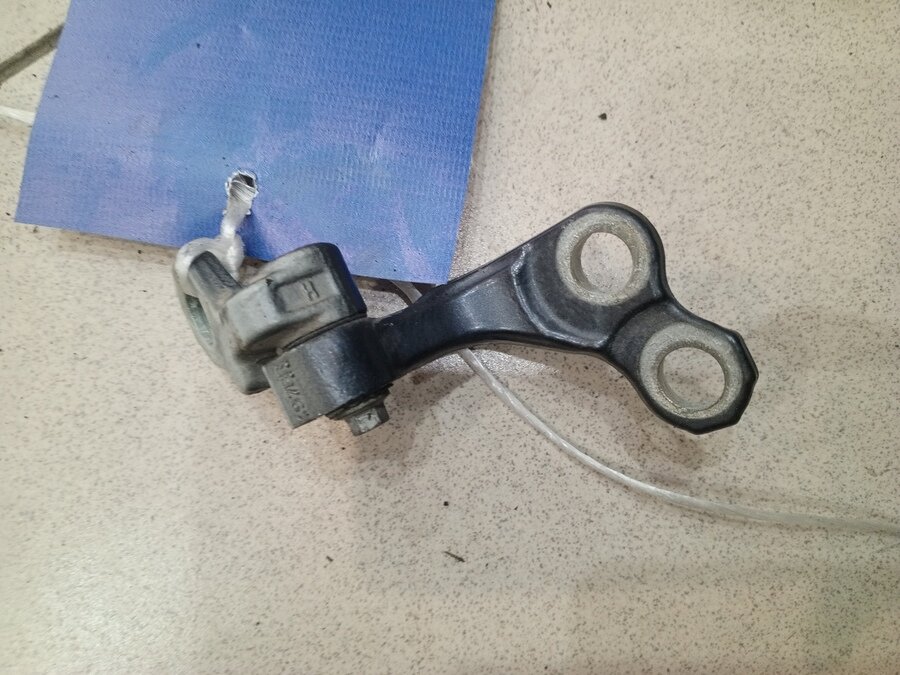 Петля двери задней правой верхняя от Ford Focus 2 2008-2011