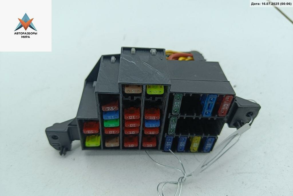 Блок предохранителей Dacia (Renault) Sandero I 2009 7703297597