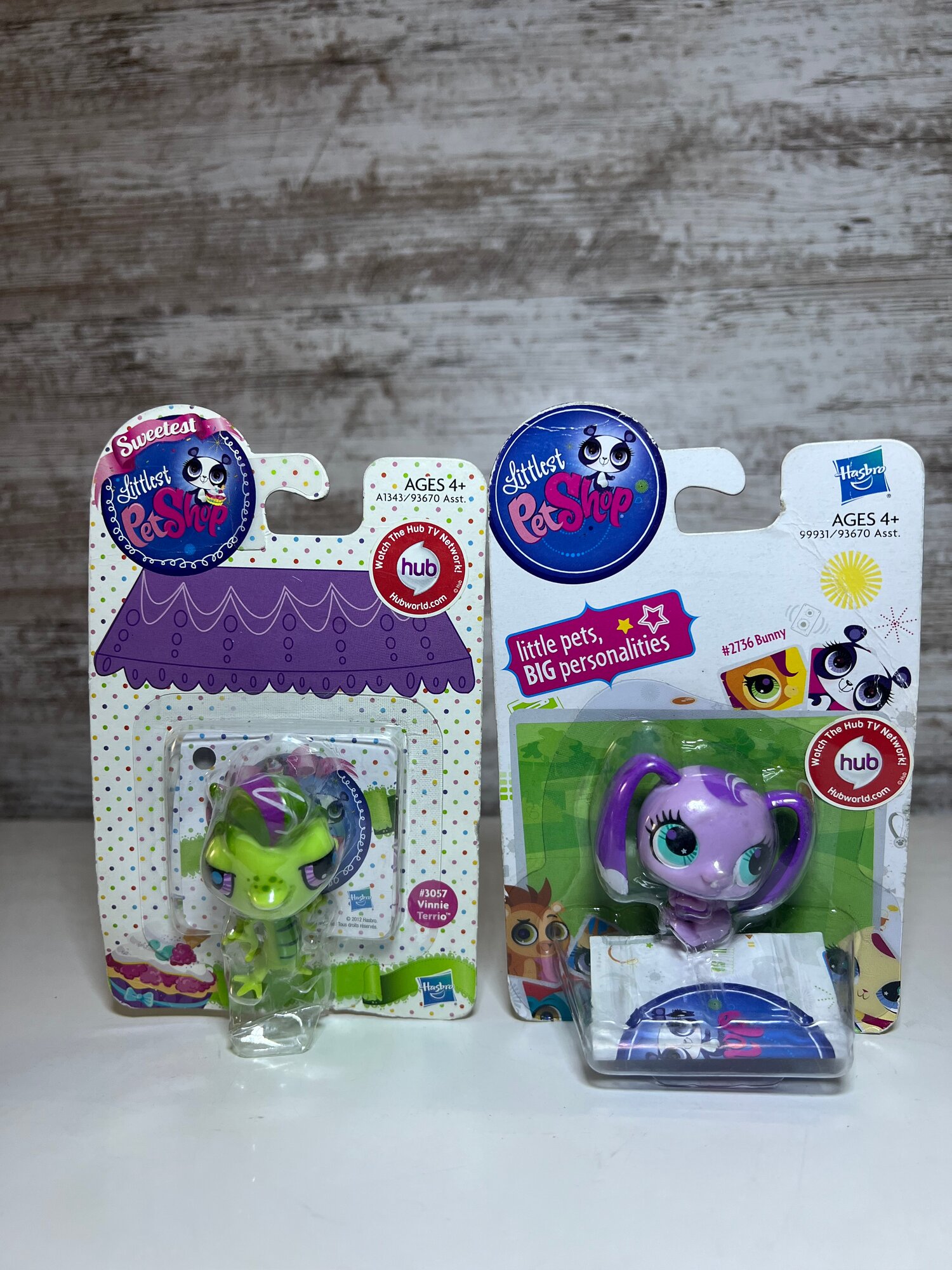 Набор фигурок Пет Шоп Littlest Pet Shop, в наборе 2 фигурки по 6 см от Hasbro 2011 года!