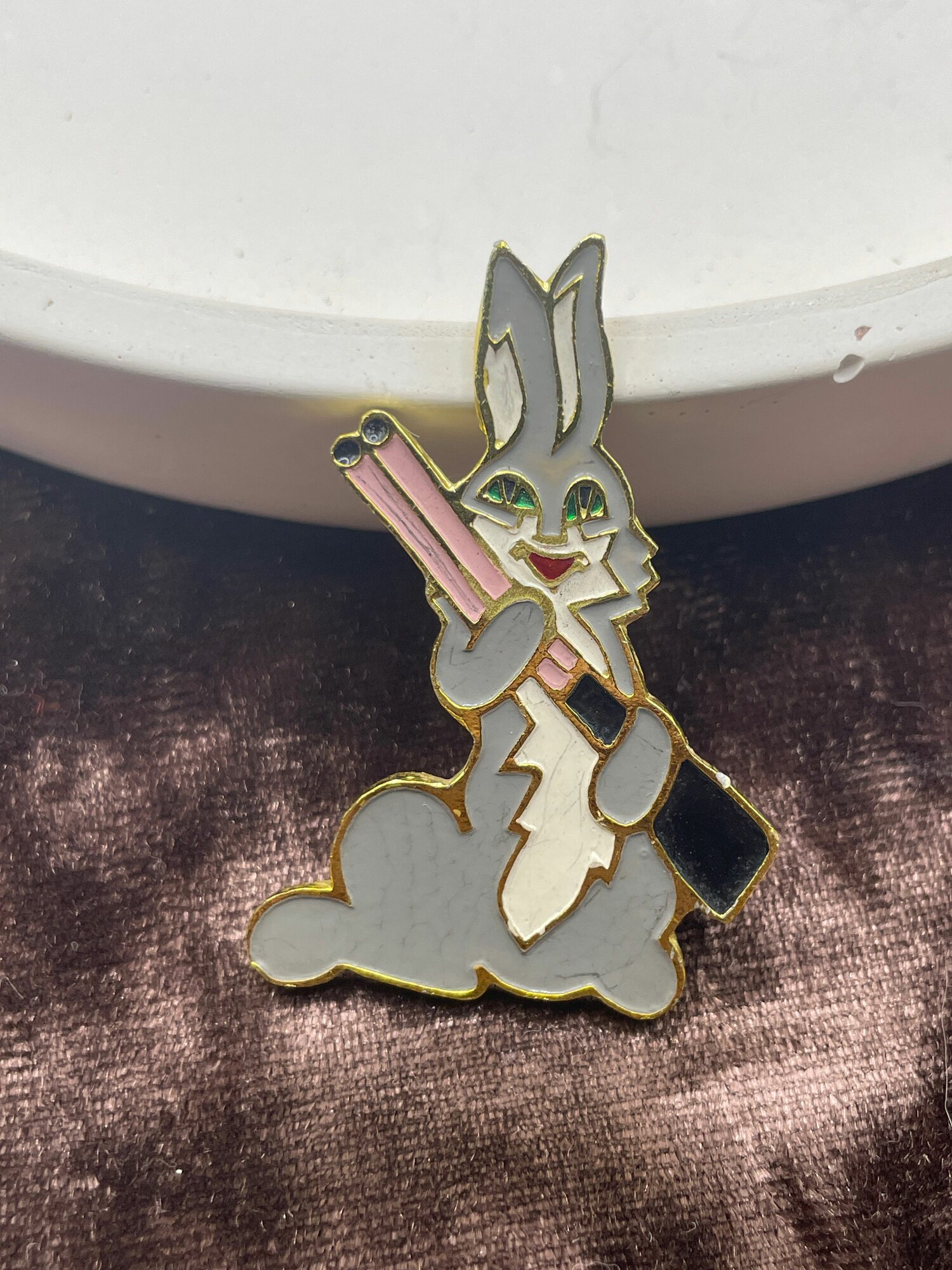 Винтажная брошь значок, заяц