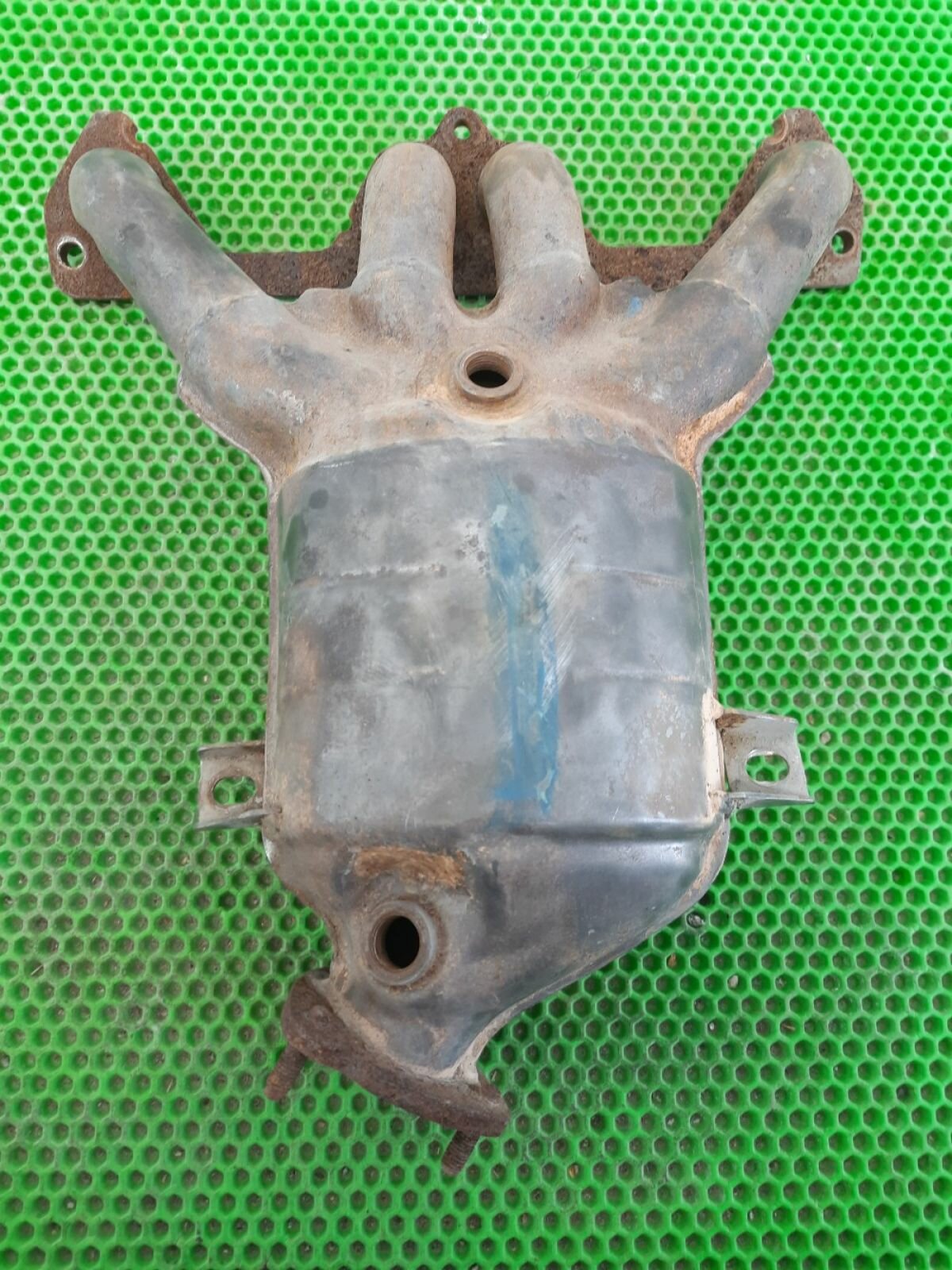 Катализатор коллектор выпускной Lada Granta 2017 г 211161203008