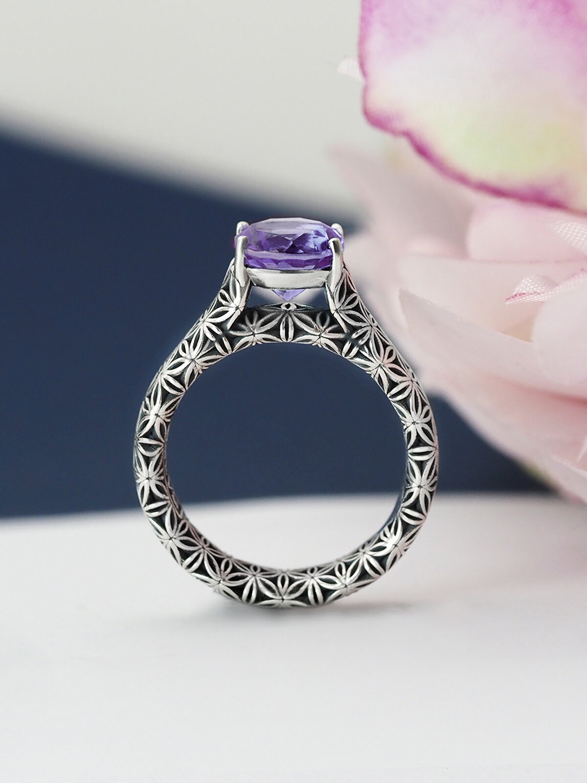 Кольцо обручальное, тонкое, серебро, 925 проба, оксидирование, чернение, аметист