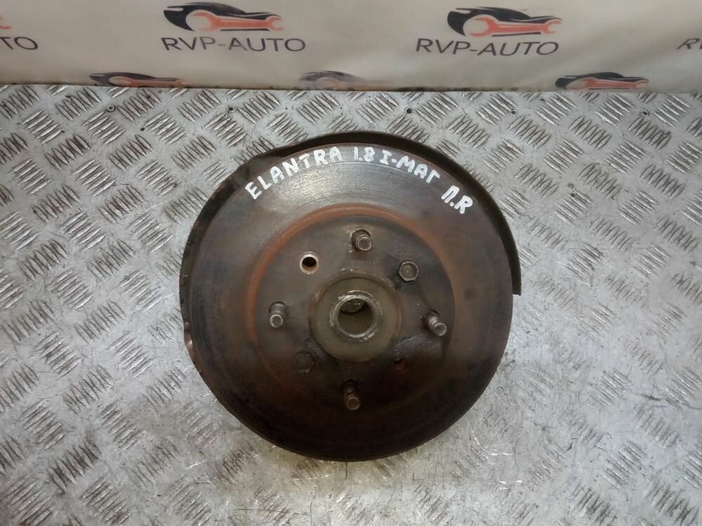 Кулак передний правый Hyndai Elantra 1995-2000