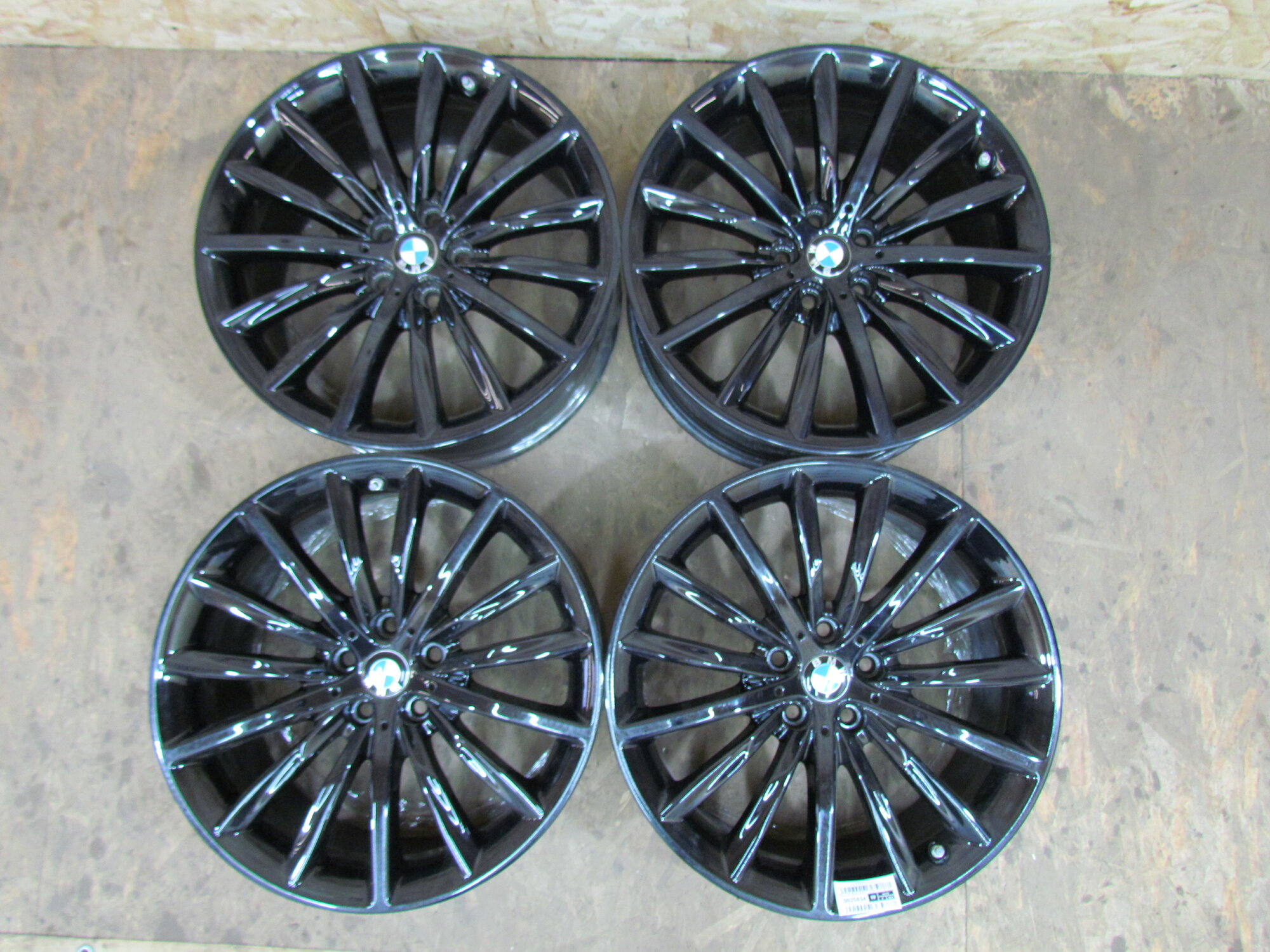 Комплект колесных дисков BMW R19 8J ET30 5*112 DIA66.6 (оригинал) 0025834