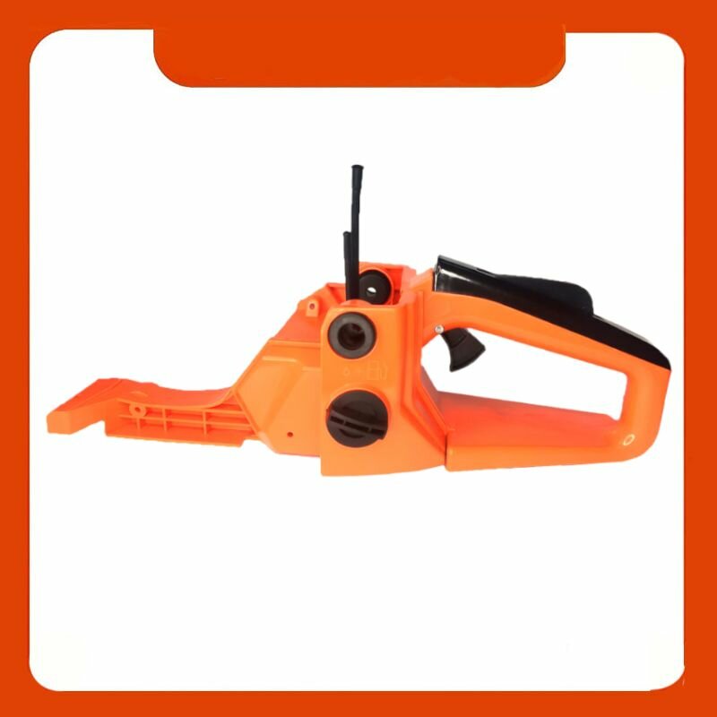 Бензобак для бензопилы с объемом двигателя 45-52 см3 с праймером подкачки (корпус топливного бака)