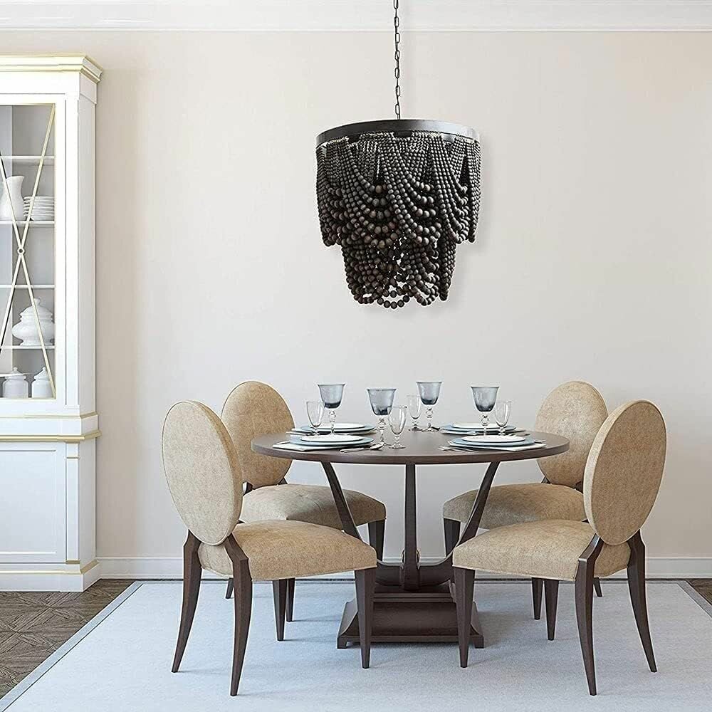 Люстра из деревянных бусин