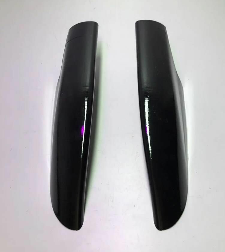 Заглушки рейлингов задние из ABS 2171-5707233 и 2171-5707232 для Lada Priora универсал, чёрные