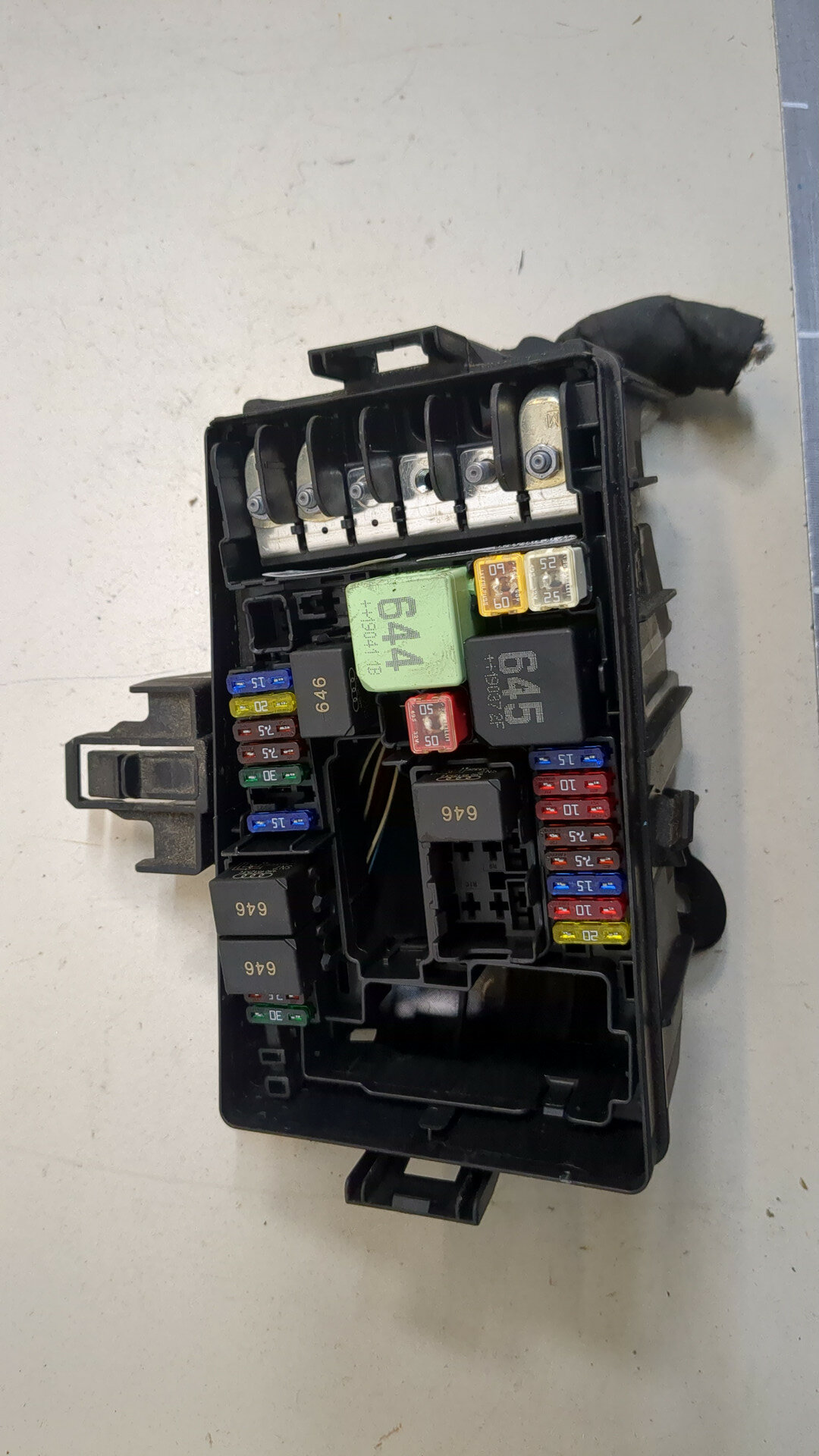 Блок предохранителей Volkswagen Tiguan Б/У