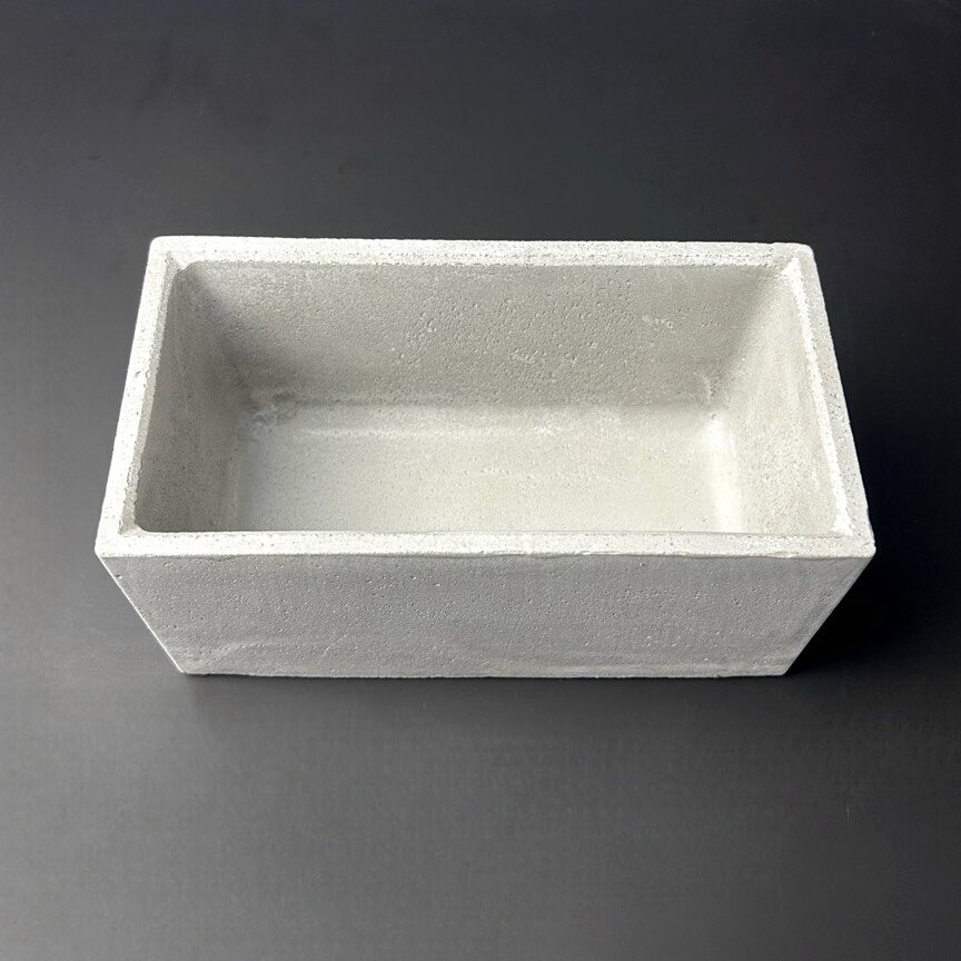 Кашпо из бетона прямоугольное