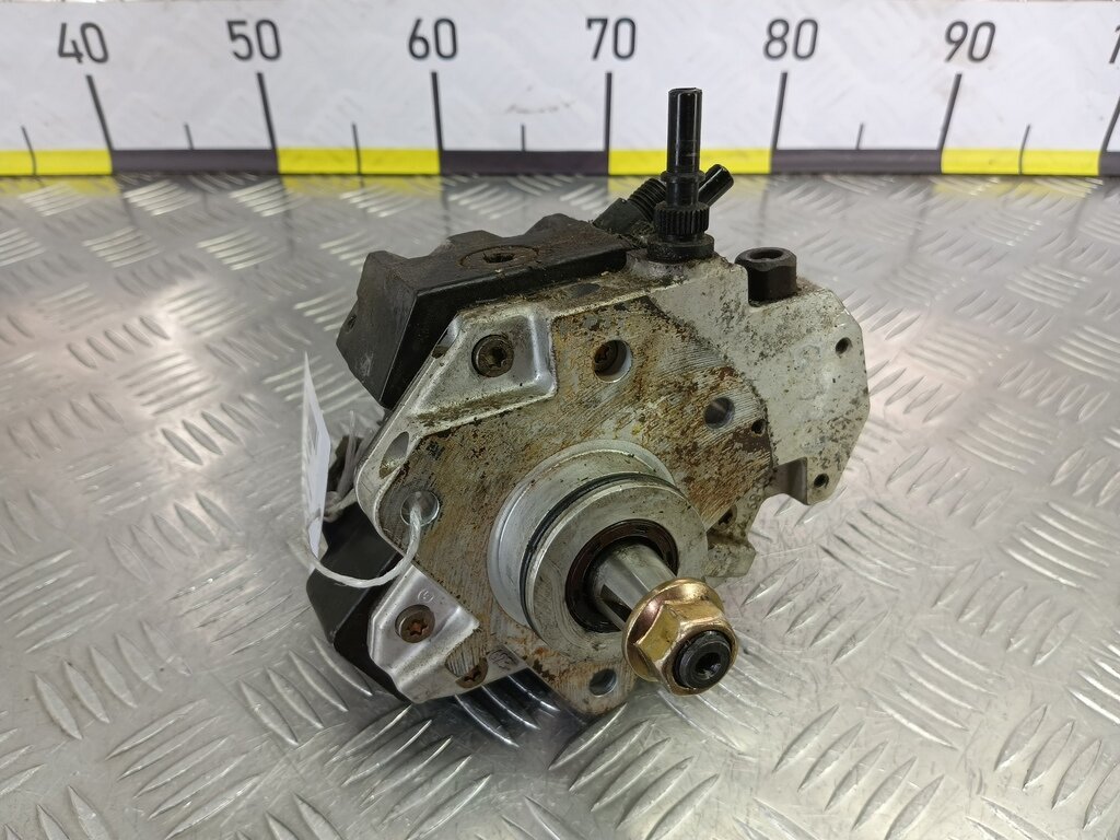 Насос топливный ТНВД Б/У для Kia SORENTO I (2002—2006) 331004A010