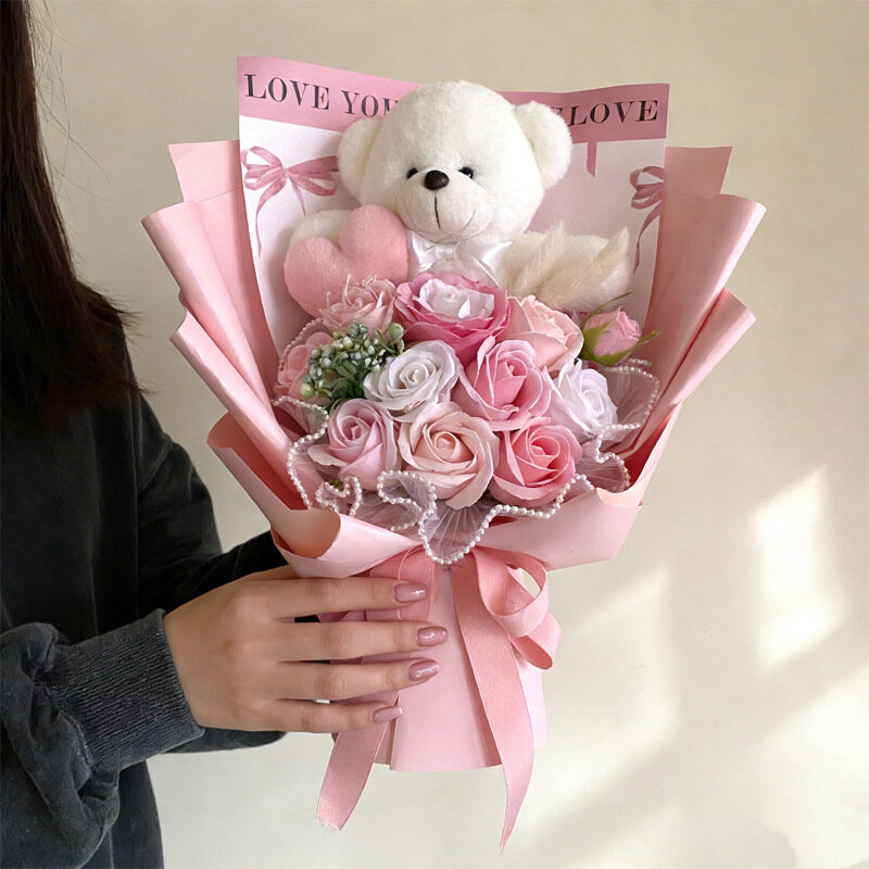 Букет из мыла в форме сердца с розами и мишкой, готовый букет из искусственных консервированных цветов на День святого Валентина, подарок на Международный женский день.