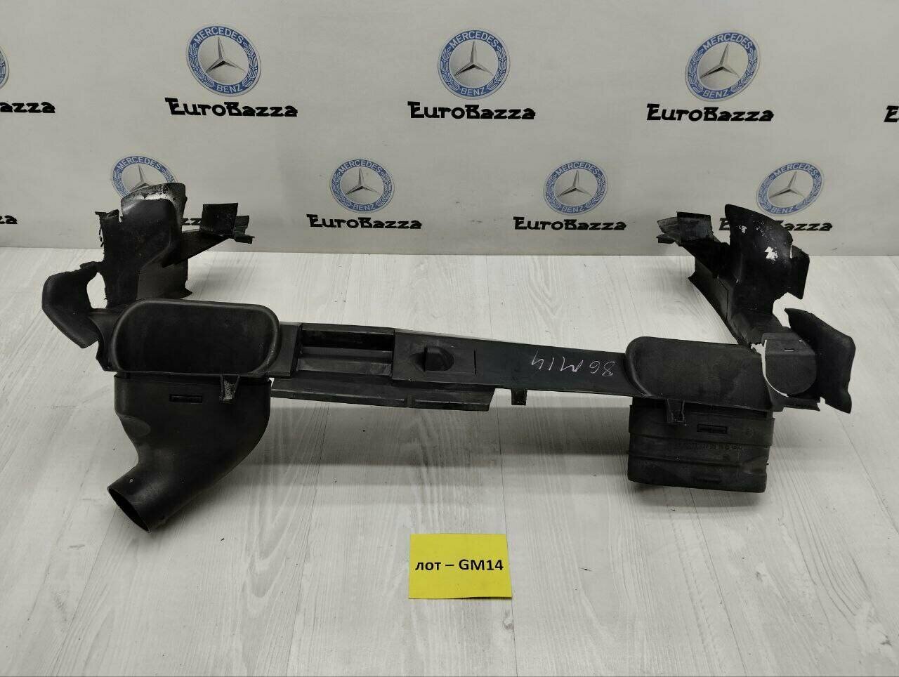 Дефлектор радиатора Mercedes W209 A2095050530
