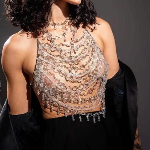 Тайный прием при носке стрип tease! Ленточные бруськи для груди превращают образ в мгновение в стильный и элитный.