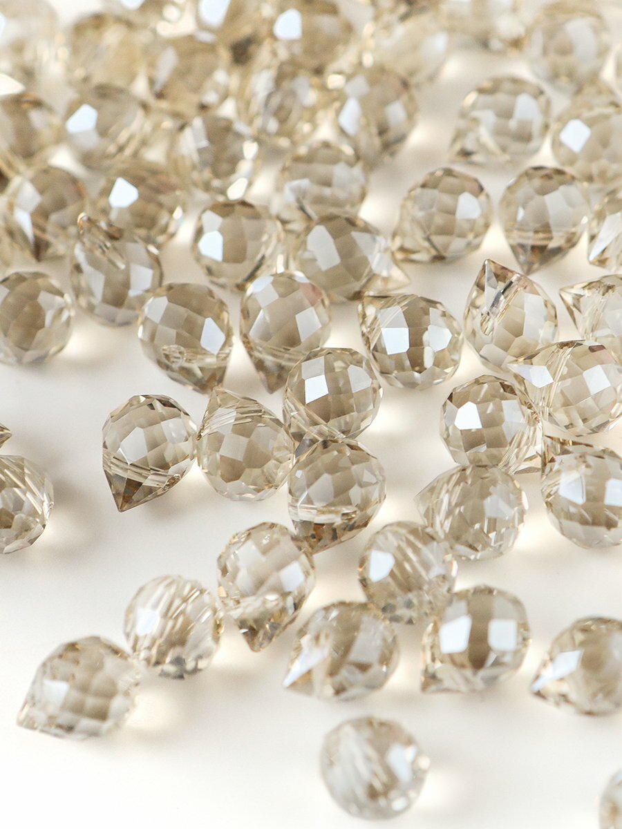 Бусины стеклянные капли капельки 30 шт, граненые, 10-11x8 мм, цвет шампанского
