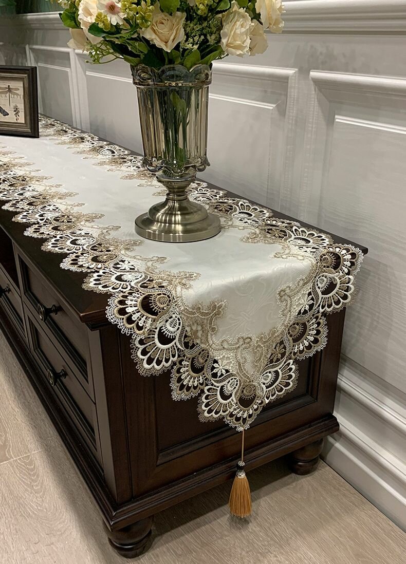 Дорожка для стола с кружевом - прямоугольная скатерть для журнального столика, тумбы под ТВ и комода, антипыльная европейская льняная ткань