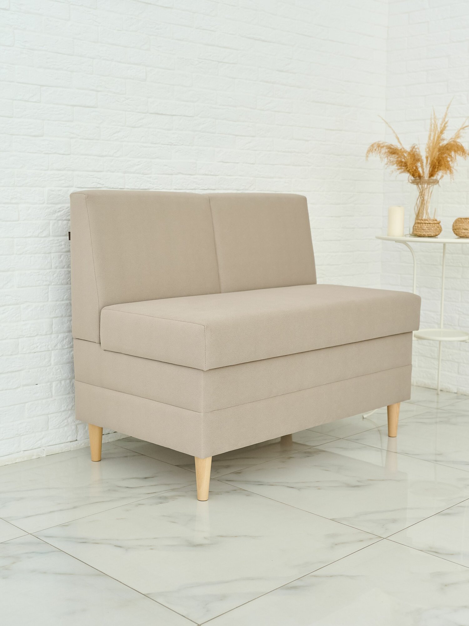 Диван прямой с ящиком Цезерио. 100*59*82 см, бежевый. На кухню, на балкон, в прихожую.