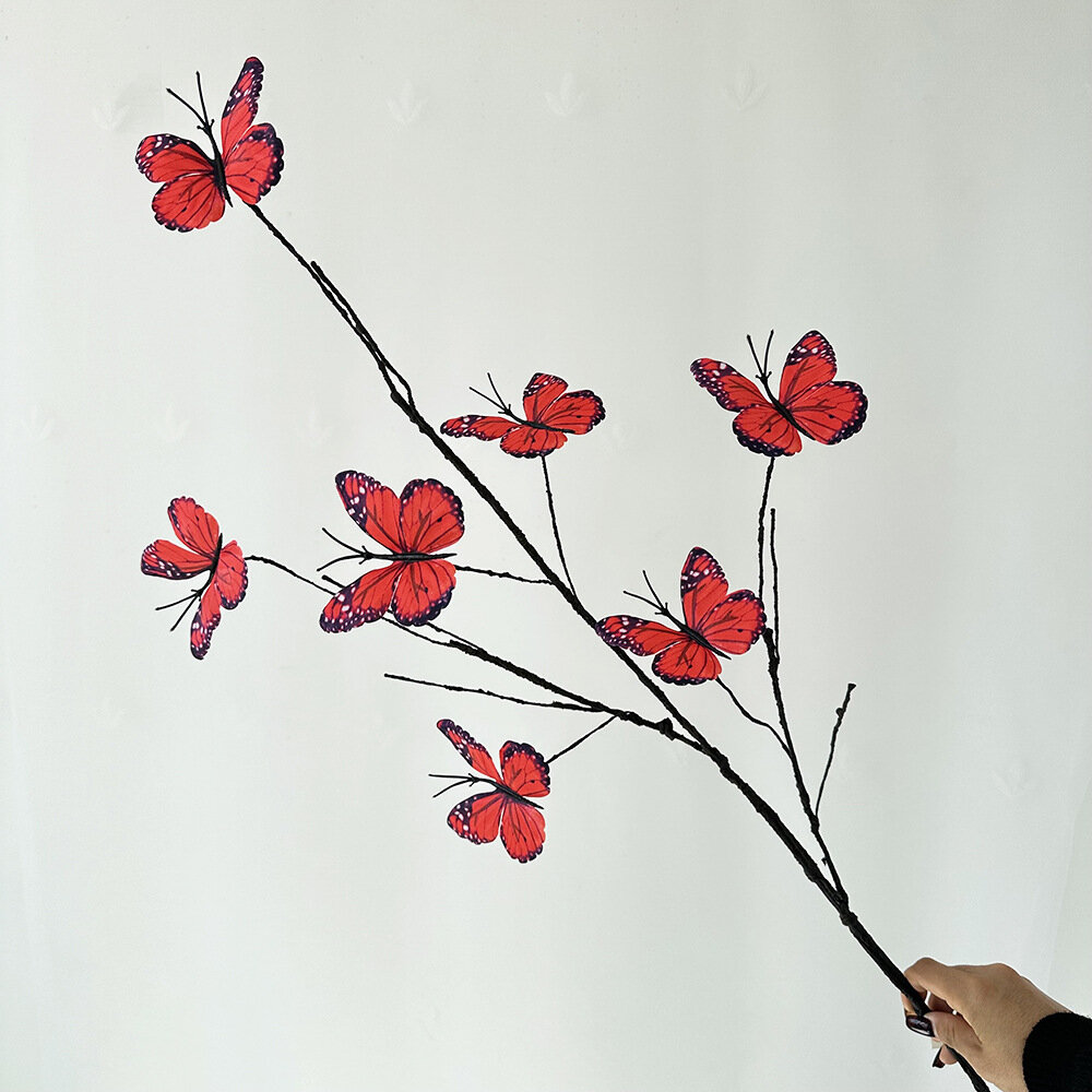 Композиция "Красная бабочка с мертвой веткой", для декора